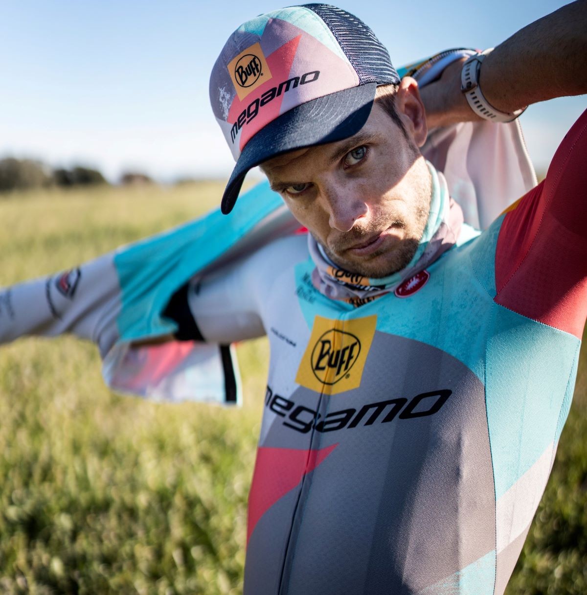 Castelli se suma al Buff-Megamo Team | MTB Pro